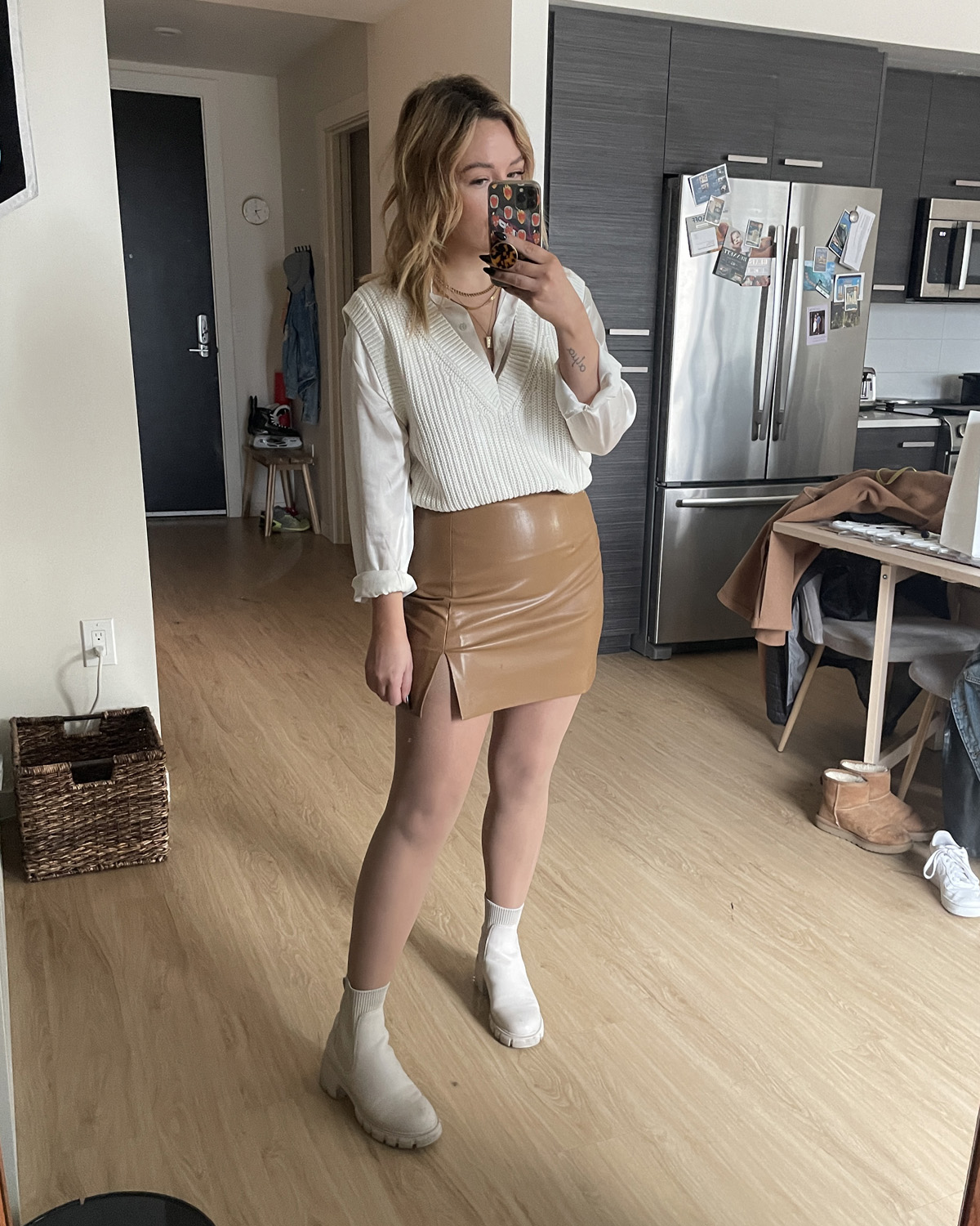 26 Elevated Basic Outfits to Wear to Work | Go For Kady